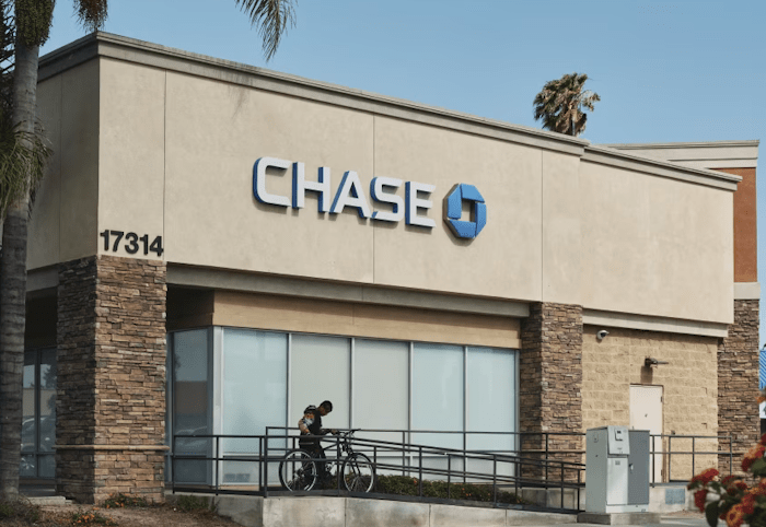 Bags of Cash From Drug Cartels Flood Teller Windows at U.S. Banks ...