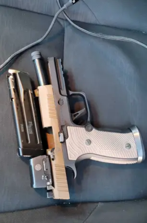 Peaceful Protestors Don’t Carry Loaded Pistols – Blazing Cat Fur