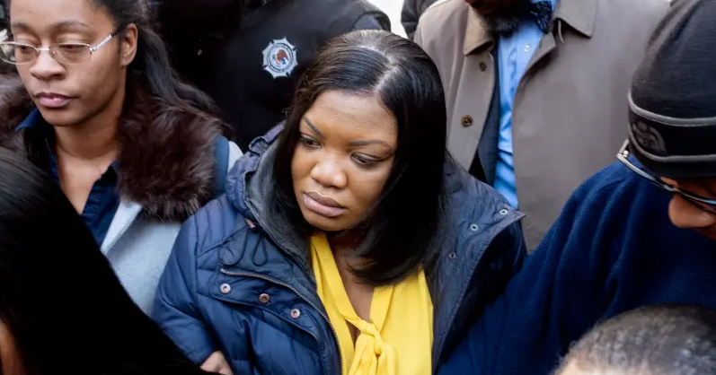 Epstein prison guard googled him minutes before body found — and made ...